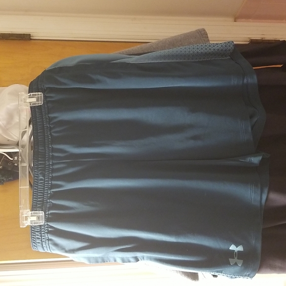 Under Armour | Shorts | Mens Fitted Under Armor Shorts | Poshmark